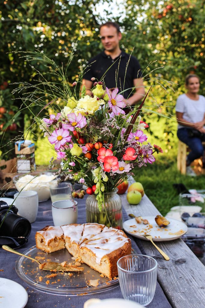 Apfelrezept - Apfel Schmand Torte zu Besuch im Alten Land mit EDEKA