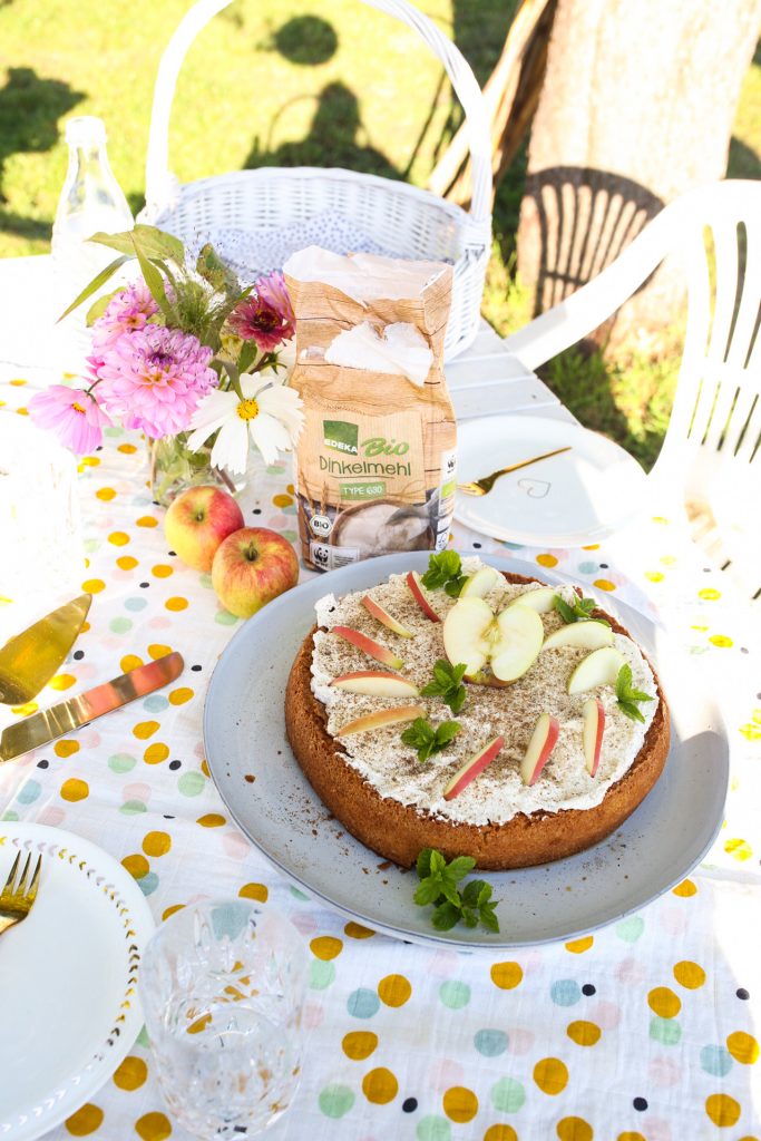 Apfelrezept - Apfel Schmand Torte zu Besuch im Alten Land mit EDEKA